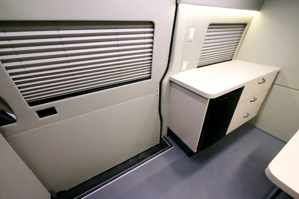 Mobile Office - Design 2 - HQ Custom Design