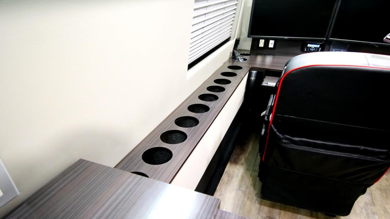 Mobile Office - Design 5 - HQ Custom Design