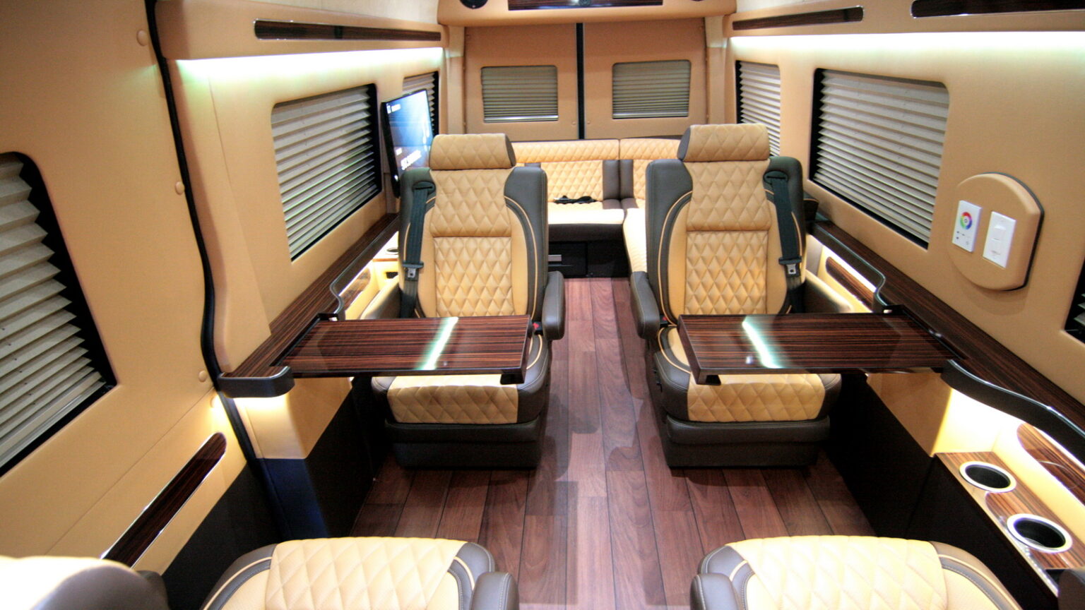 Executive Sprinter 170" - Design 8 - HQ Custom Design