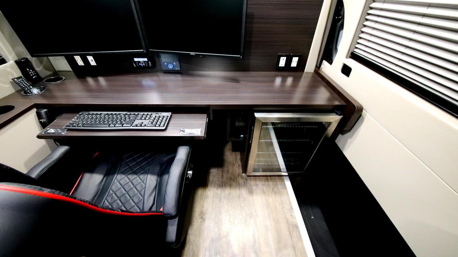 Mobile Office – Design 5 – HQ Custom Design