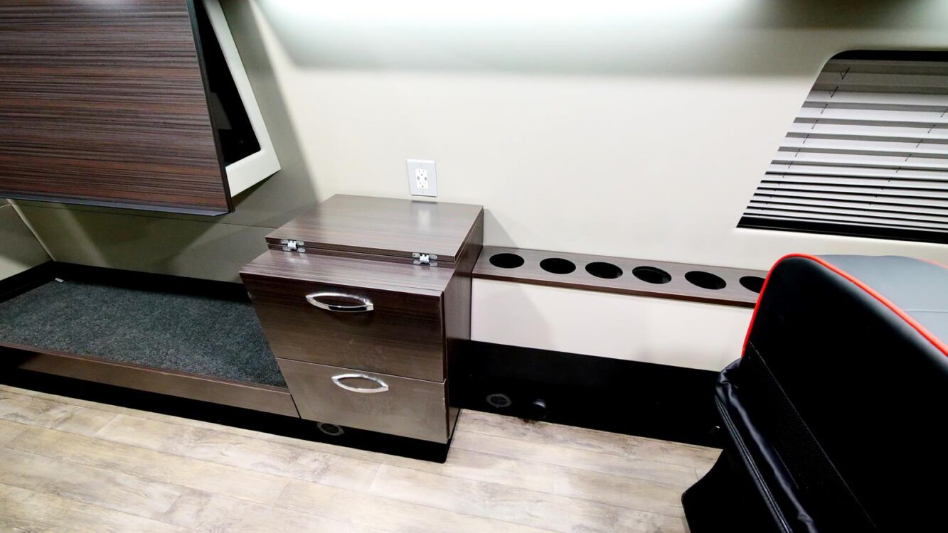 Mobile Office - Design 5 - HQ Custom Design